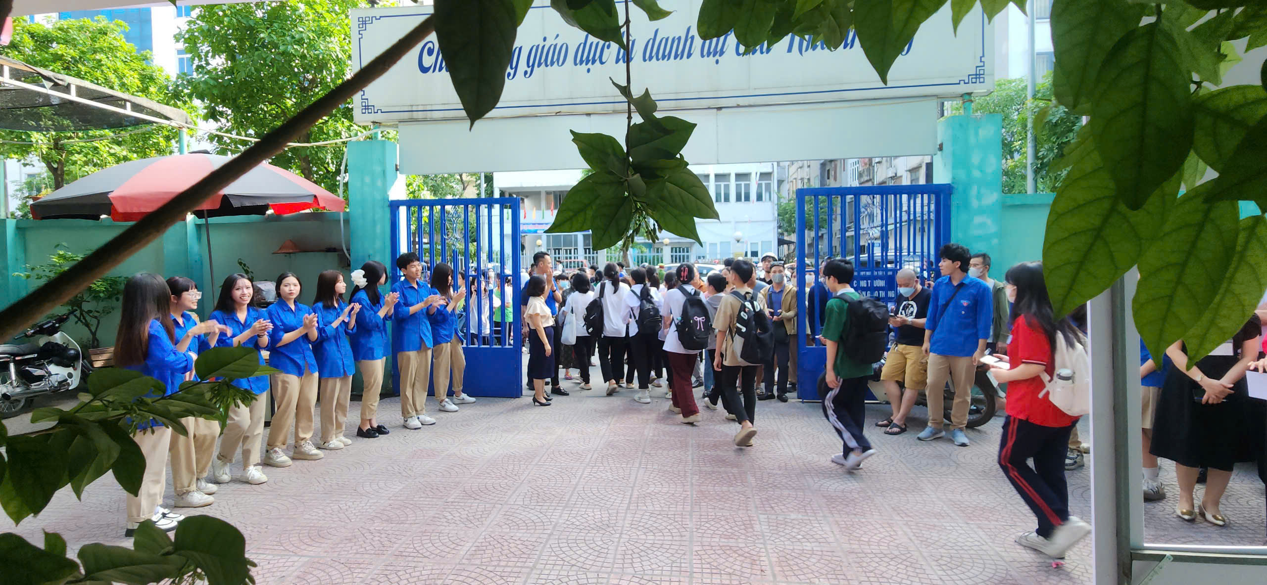 KHỞI TRANH GIẢI BÓNG ĐÁ LẦN THỨ VII – TRƯỜNG THPT NGUYỄN TẤT THÀNH ...